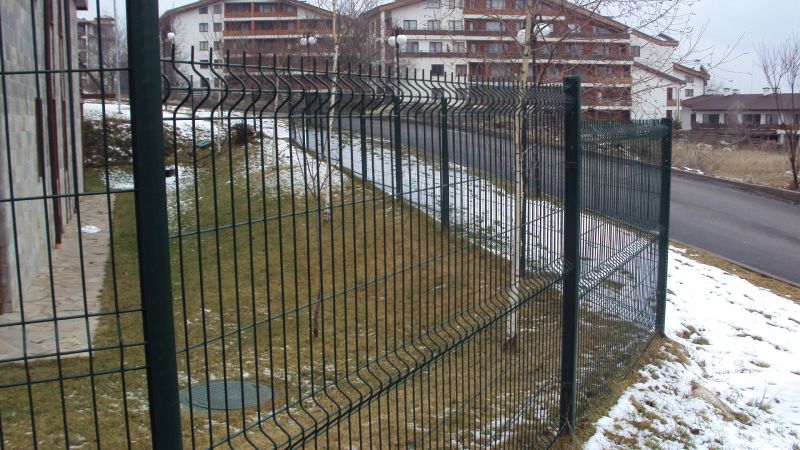 ΠΕΡΙΦΡΑΞΗ ΜΕ ΣΥΡΜΑΤΙΝΑ ΚΑΓΚΕΛΑ- ΠΑΝΕΛ ΜΕ ΑΝΑΛΟΓΕΣ ΠΟΡΤΕΣ