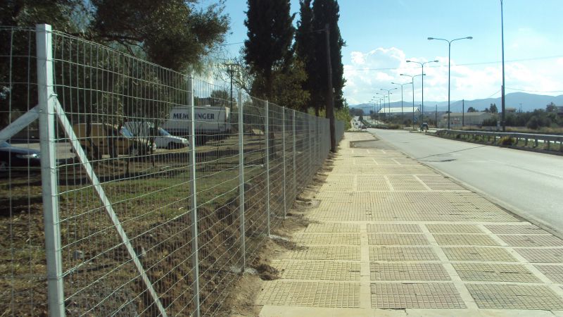 ΠΕΡΙΦΡΑΞΗ ΜΕ ΓΑΛΒΑΝΙΣΜΕΝΗ ΣΙΔΗΡΟΓΩΝΙΑ ΚΑΙ ΣΥΓΚΟΛΛΗΤΟ ΠΛΕΓΜΑ